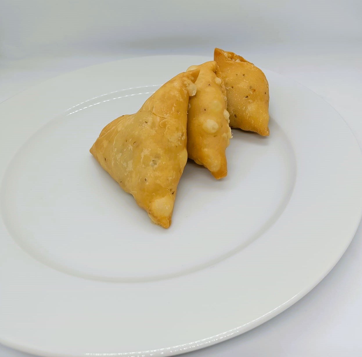 Samosa mit Knoblauch Raita – Das kochende Schneiderlein